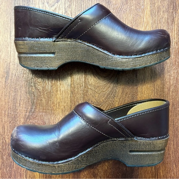Dansko | Shoes | Dansko Leather Slip On Clogs Brown Womens 39 Wide ...